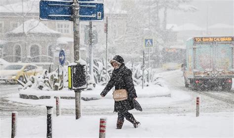 İstanbul ve Ankara ya kar yağışı uyarısı İzlanda soğukları geliyor