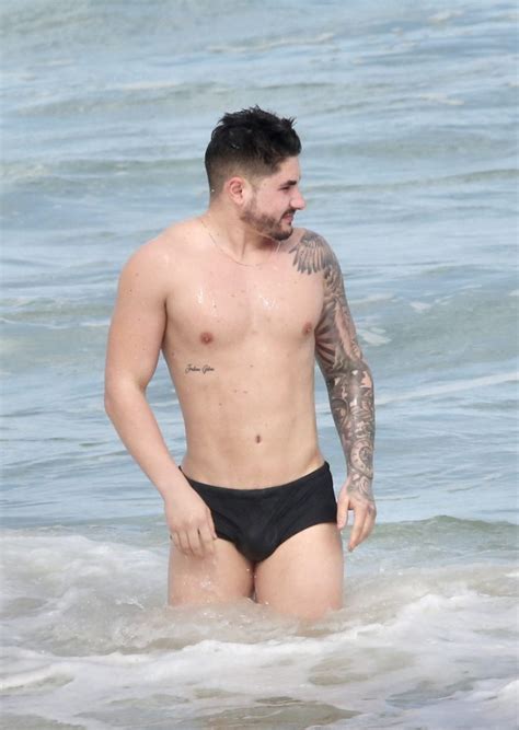 Ex De Jojo Todynho Lucas Souza Exibe Corp O Na Praia Fotos Ofuxico