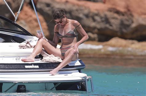 garbilñe muguruza bikini