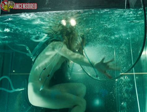Naked Milla Jovovich In Resident Evil Apocalypse