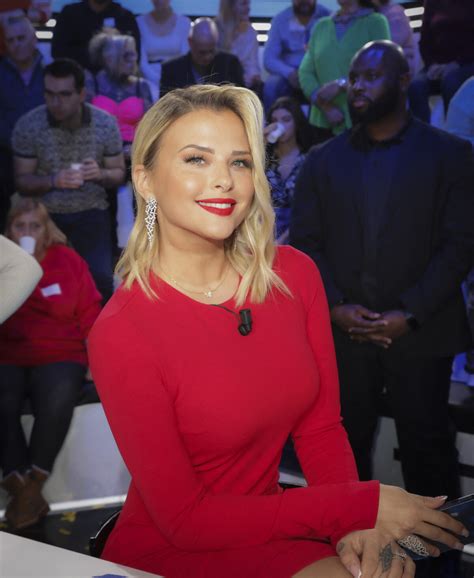 Photo Exclusif Kelly Vedovelli Sur le plateau de l émission TPMP