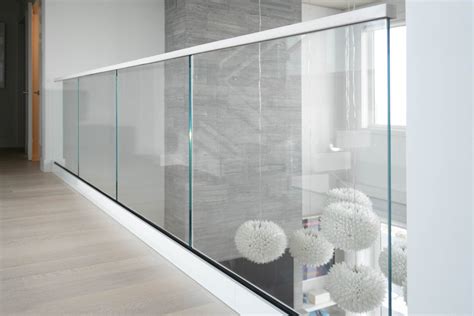 Ultra Modern FLIGHT Stack System With Glass Railing Viewrail