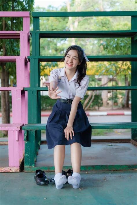 ปักพินโดย ชุดนักเรียนตราสมอ ใส่สมอ เท่เส ใน Nina Bantan Wittaya School นางแบบ ผู้หญิง สาวมปลาย