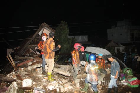 Banjir Bandang Terjang Kota Batu Malang Foto 6 1899767 TribunNews