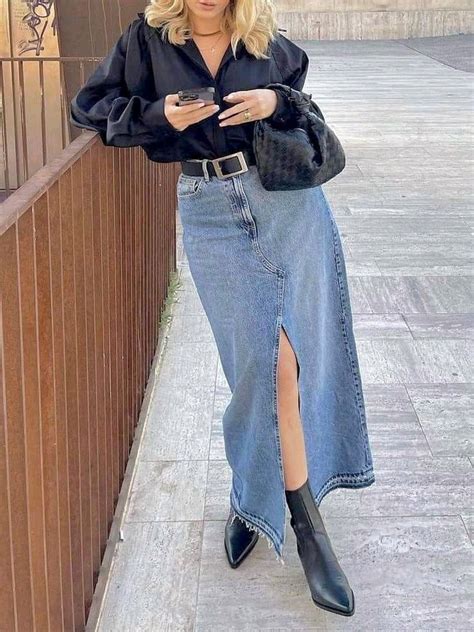 Cómo usar una falda larga de jean la prenda en tendencia de esta