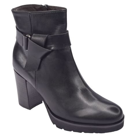 Botas De Couro Preto 5179 Plumers Sapatinhos