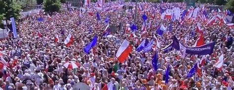 Pożar w Burdelu on Twitter Cała Polska z was się śmieje