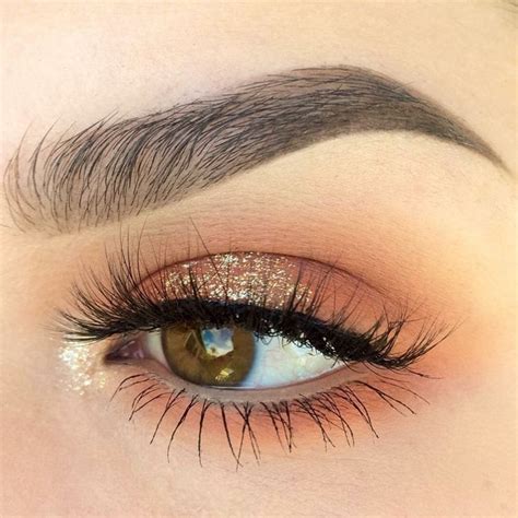 Trucco Per Occhi Castani Proposta Con Dell Ombretto Glitterato Mattone
