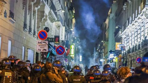 Te decimos cuántos detenidos han dejado los disturbios en Francia