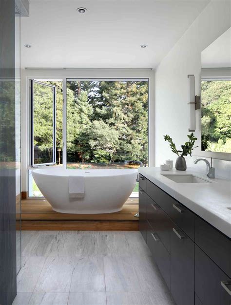 Oversized Bathtubs Design