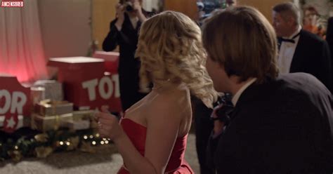 nackte eliza taylor in christmas inheritance