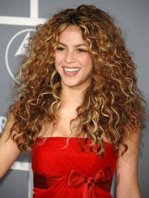 The Mesmerizing Voice And Beauty Of Shakira A Perfect Fusion