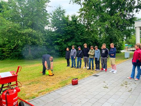 Bewusstes Handeln Beim Umgang Mit Feuer Gymnasium Canisianum