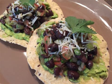 Tostadas De Frijol Y Pico De Gallo La Recomelona