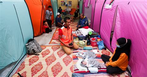 Hampir 700 Mangsa Banjir Berada Di PPS Di Kelantan Terengganu Malam