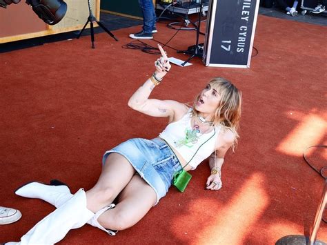 Miley Cyrus Fappening Tits And Upskirt Explicit The Fappening