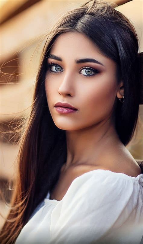Pin By Langston Hawthorne On Great Faces Beauty Girl Gorgeous Eyes