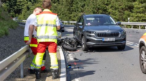 Zwei Motorradfahrer sterben bei Unfall in Südthüringen