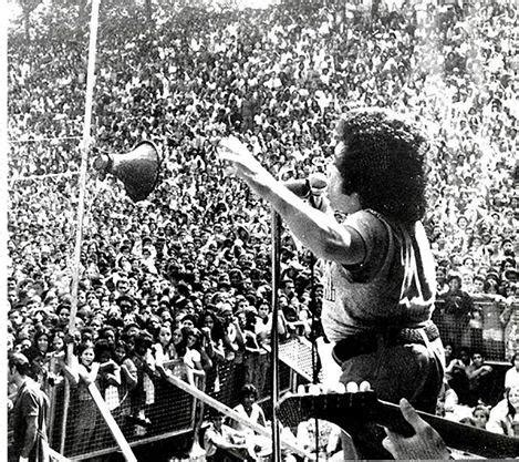 Historia de Colombia on Twitter Nelson Ned El Gigante de la Canción