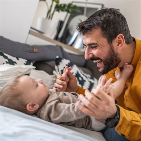 12 lời khuyên hữu ích cho các ông bố bỉm sữa BebéCare