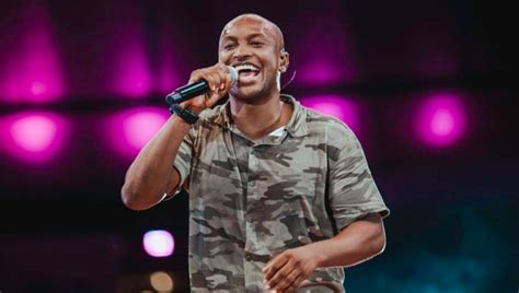 Thiaguinho o maior cantor de pagode do Brasil será a atração