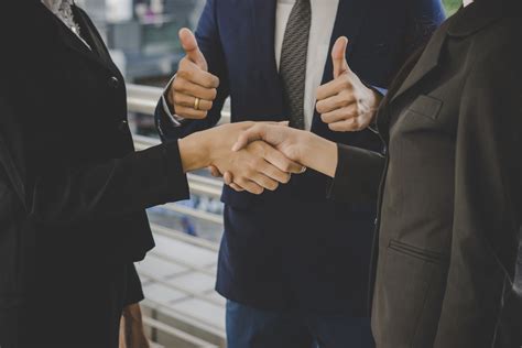 10 Cara Efektif Menjalin Hubungan Dengan Klien Bisnis