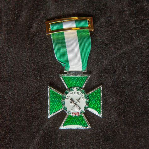 Medalla Mérito Guardia Civil Distintivo Blanco