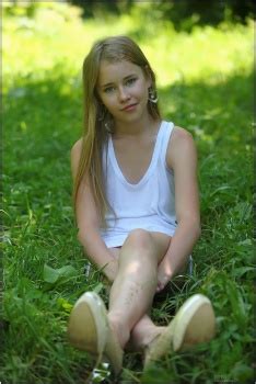 Silver Star Models Hanna F White Lace Foto