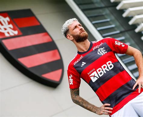 Léo Pereira vibra fase artilheira no Flamengo e manda recado