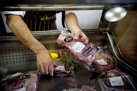 Consumo de carne de cerdo aumentó en 2023 pollo y res se mantuvieron