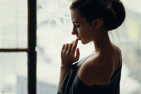 Brunette Model Maks Kuzin Depth Of Field Bare Shoulders Lips Long