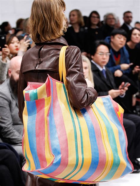 100 Balenciaga Hintergrundbilder Wallpapers