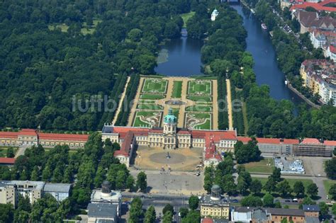 Berlin aus der Vogelperspektive Schloß Charlottenburg in Berlin