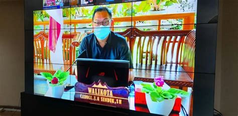 Walikota Caroll Senduk Dan Wakil Walikota Wenny Lumentut Rapat RKPD