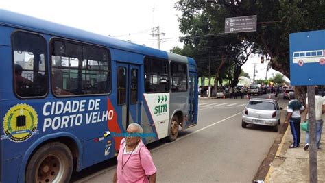 Transporte público funciona normalmente nesta sexta feira em Porto