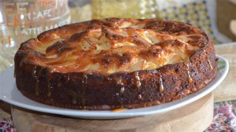 Gâteau aux pommes et caramel beurre salé Un vrai délice Astuces