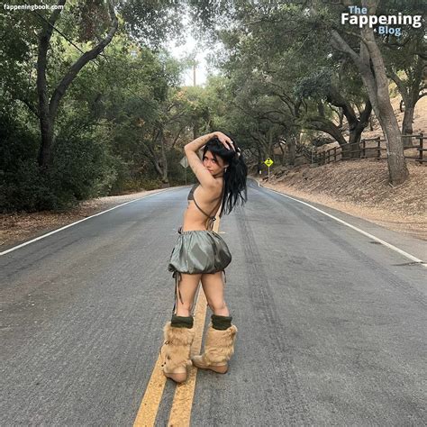 Nessa Barrett Moonologues Nude OnlyFans Leaks The Fappening Photo