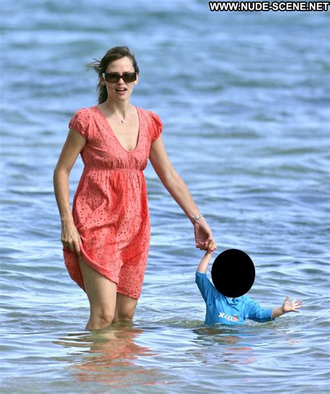 Jennifer Garner Ass Showing Ass Bikini Posing Hot Celebrity Nude Beach
