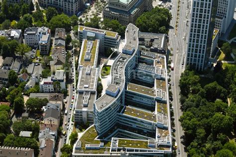 Frankfurt am Main aus der Vogelperspektive Bürogebäude des