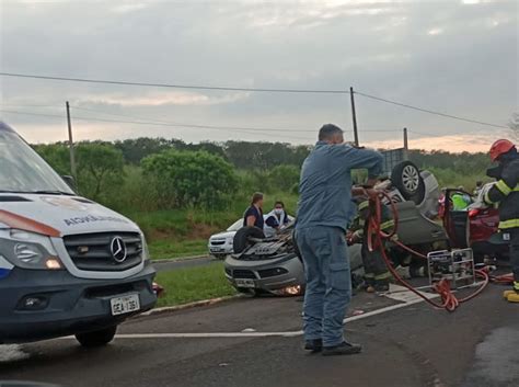 Acidente Na Sp Envolve Viatura E Mais Dois Carros