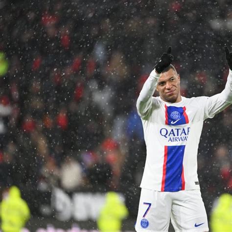 Kylian Mbappé capitaine du PSG pour la première fois à Pays de Cassel