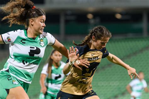 Deneva Cagigas Santos Laguna Vs Pumas Unam J A Liga Mx Femenil
