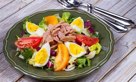 Ensalada de Atún Huevo Tomate y Lechuga Calorías Fitia
