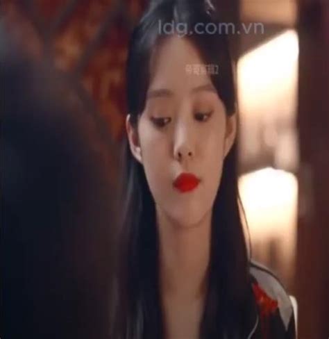 Xem Phim Hoàng Hậu Thời Cổ Bất Ngờ Xuyên Không về Thời Hiện Đại Full