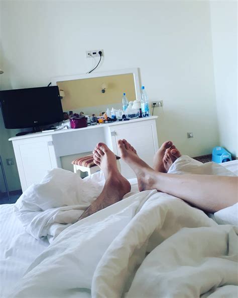 La Prensa Canallesca de la mañana Postureo en la cama cómo el