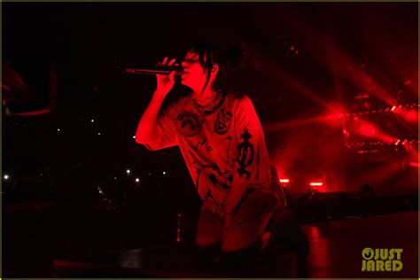Billie Eilish Kicks Off 2022 Tour See Photos The Full Set List