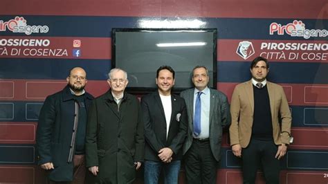 News Pirossigeno E Leo Tuoto Il Matrimonio Va Avanti Pirossigeno