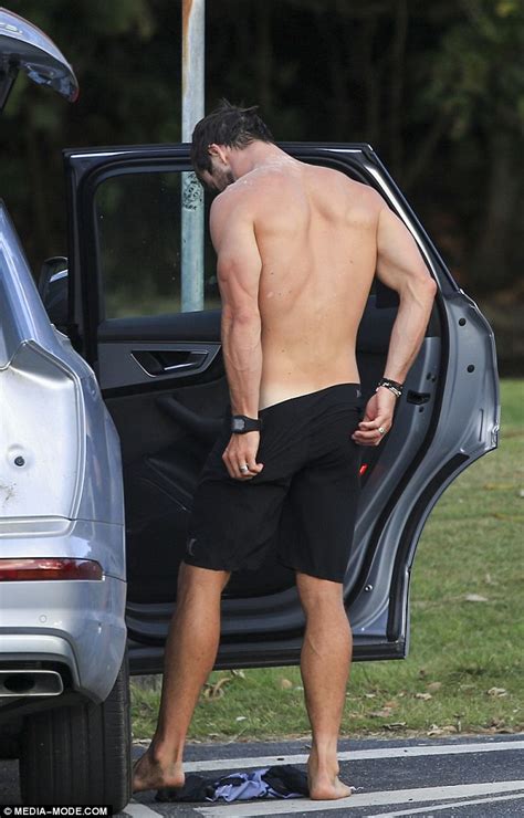 Shirtless Chris Hemsworth Strips Off While Getting Changed At Broken