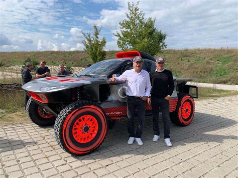 Audi Presenta El RS Q E Tron E2 De Carlos Sainz Y Lucas Cruz Para El