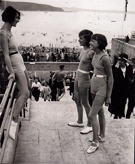 Berlin Strandbad Wannsee Um 1930 Fotograf Umbo Berlin City